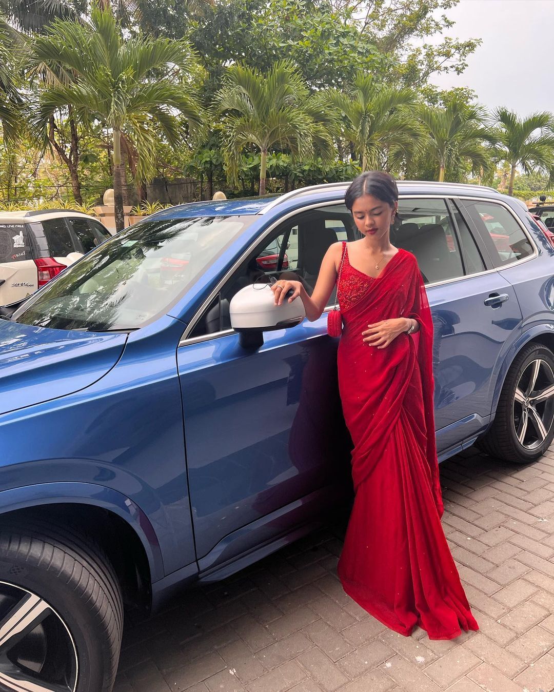 ഗ്ലാമറസ് ലുക്കില്‍ പ്രാര്‍ത്ഥന ഇന്ദ്രജിത്ത്, പുതിയ ചിത്രങ്ങൾ കാണാം ...