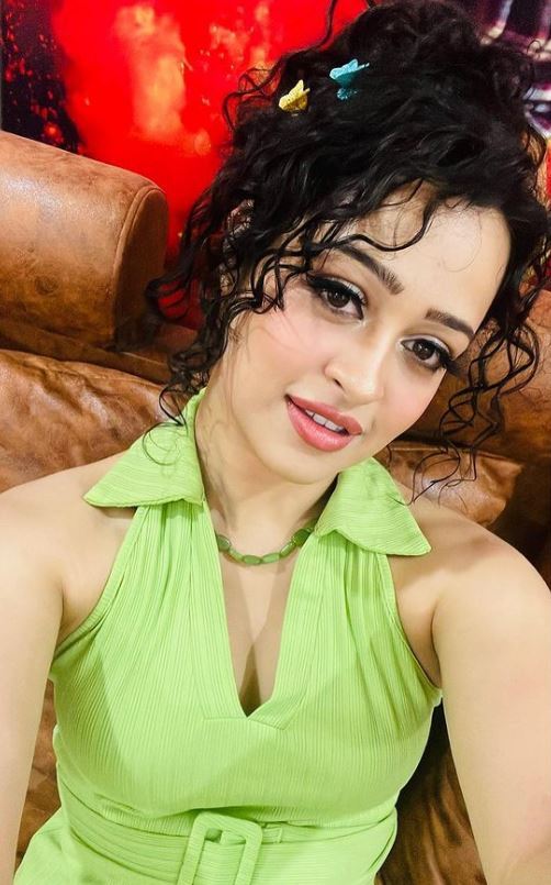 Apsara Rani: ఓ రేంజ్‌లో రెచ్చిపోయిన అప్సరా రాణి.. వామ్మో మరీ ఇంత ...