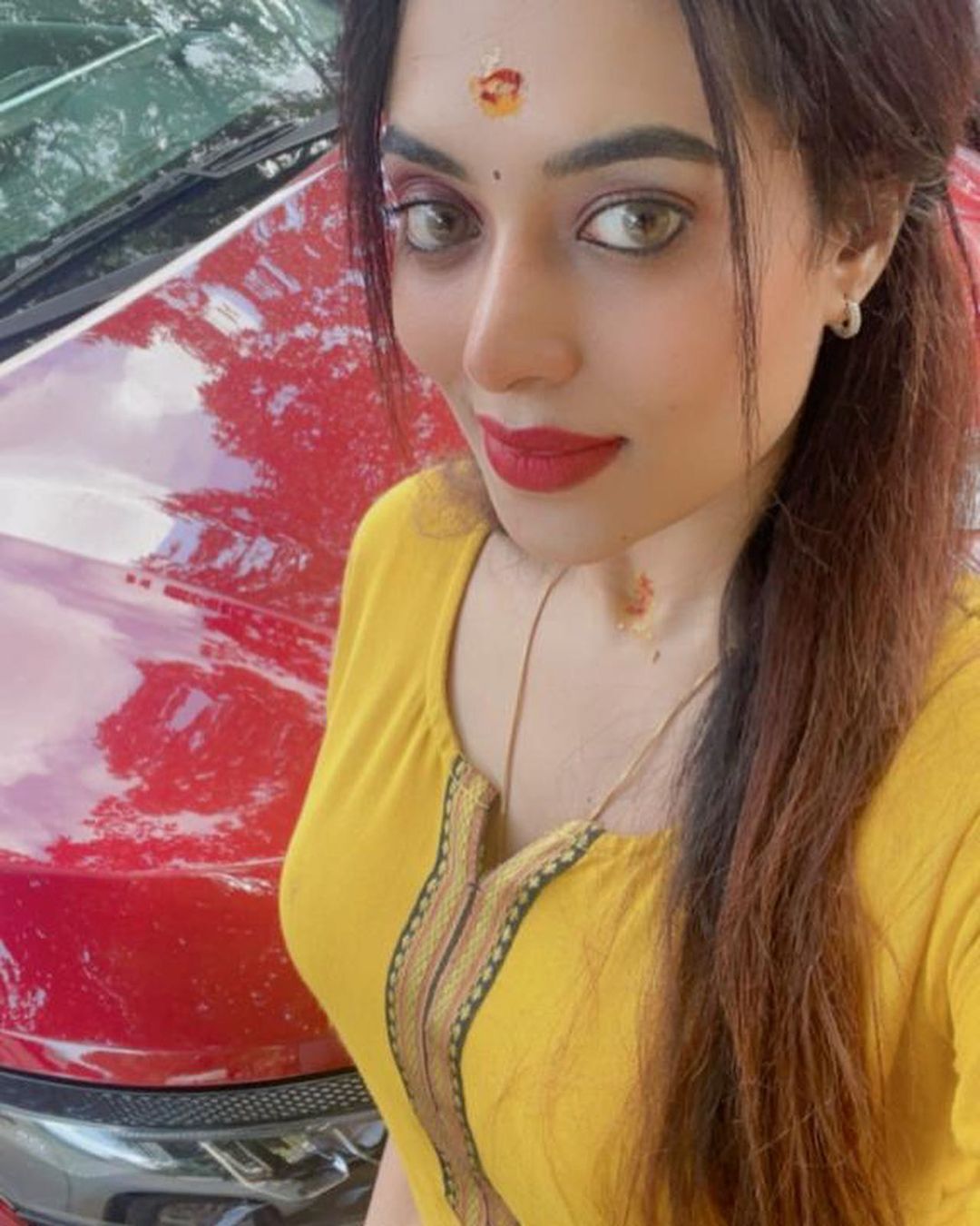 ട്രെന്റിംഗ് ലുക്കുമായി രമ്യ; പുതിയ ചിത്രങ്ങൾക്ക് കയ്യടിച്ച് ആരാധക ...