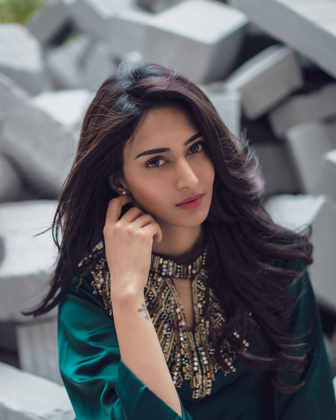 Erica Fernandes Is A Sight To Behold In These Pictures - Filmibeat