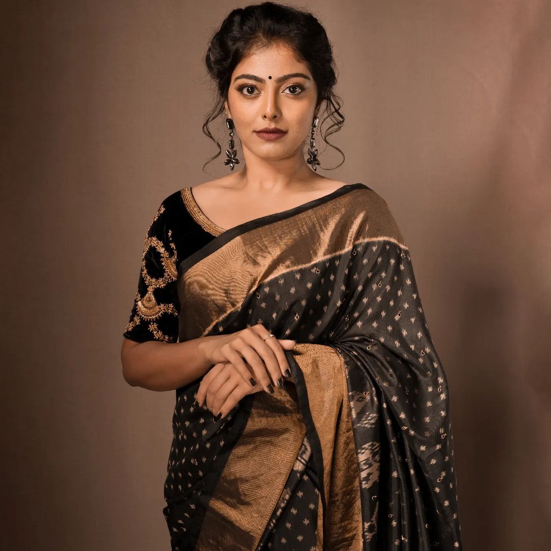 സാരിയിൽ തിളങ്ങി മെറിൻ... ഹാപ്പി സർദാർ നായികയുടെ പുതിയ ലുക്കിന് പിന്നി ...