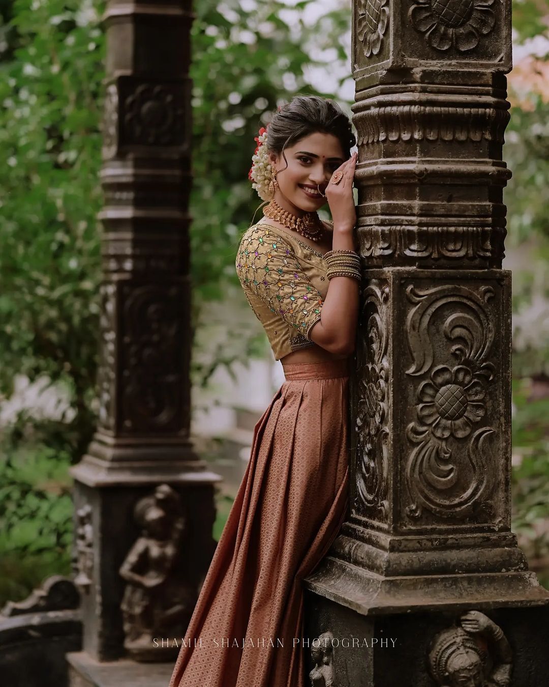 പുഴയോരഭംഗി ആസ്വദിച്ച് താരസുന്ദരി; നടി അഞ്ജു കൃഷ്ണ അശോകിന്റെ പുത്തന് ...