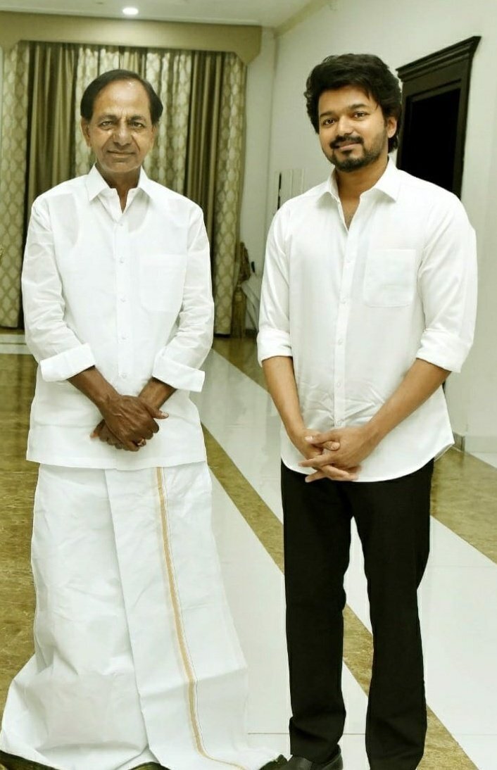 வெளிநாட்டில் இருந்து சொந்த ஊருக்கு வராரு.. அடுத்து சம்பவம் தான் ...