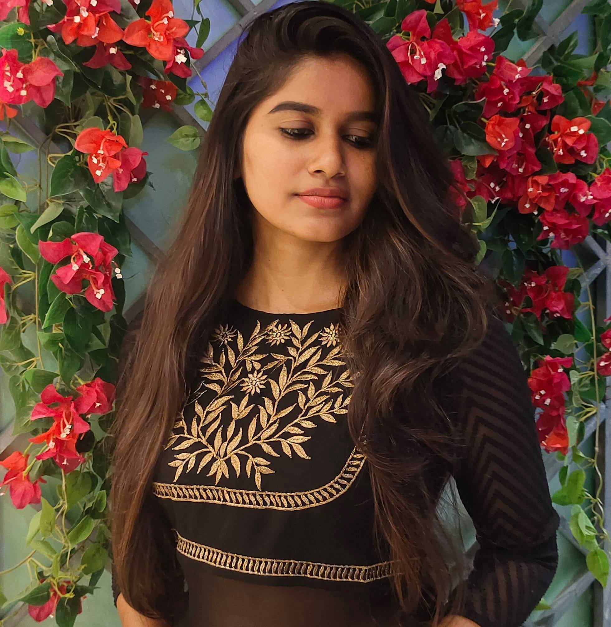 Aadhirai Soundararajan Photos: Find Latest HD Images, Pictures, Stills ...