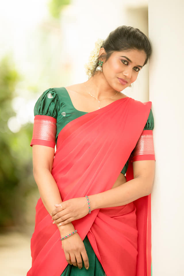 Aadhirai Soundararajan Photos: Find Latest HD Images, Pictures, Stills ...