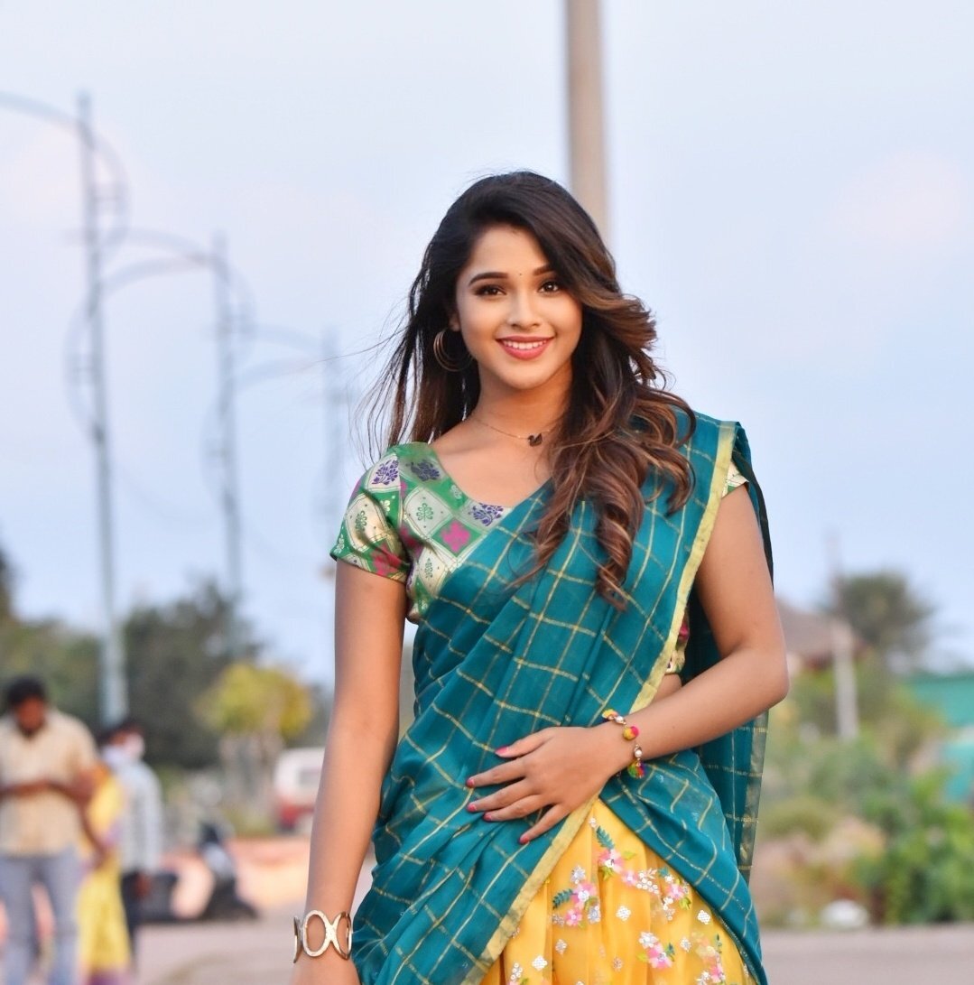 Elsa Ghosh Photos: Find Latest HD Images, Pictures, Stills & Pics ...