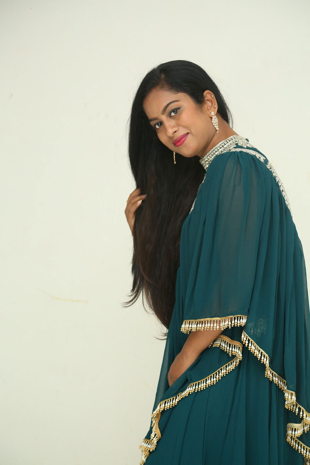 Sakshi Photos: Find Latest HD Images, Pictures, Stills & Pics - Filmibeat