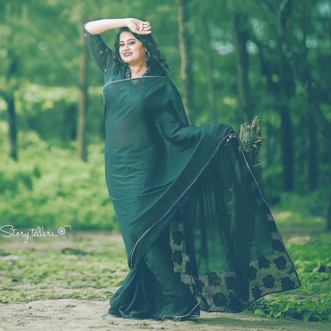 കറുപ്പുതാൻ എനക്ക് പിടിച്ച കളറു.., സാരിയിൽ തിളങ്ങി അൻസിബ | South Glamour ...