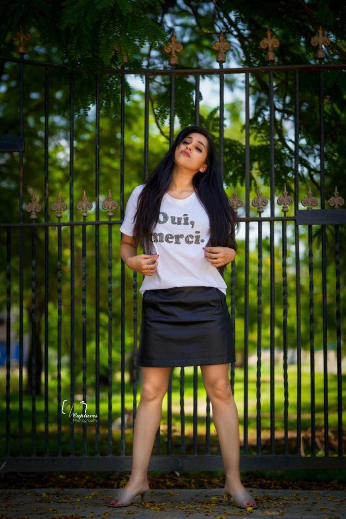 Extra Jabardasth Fame Rashmi Gautam Hot And Cute Pics Goes Viral Photos ...