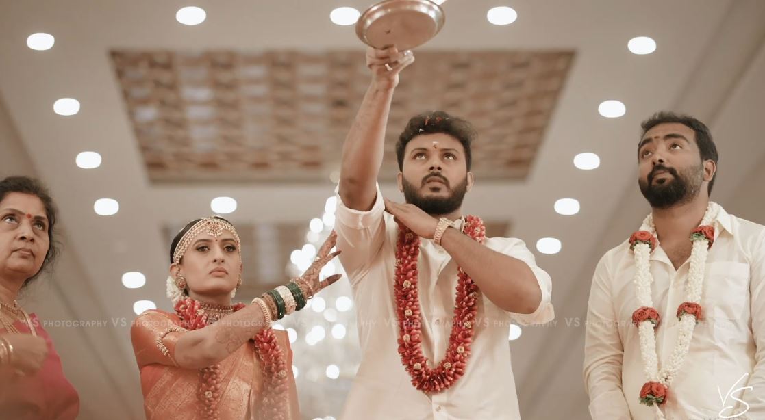 ಕ್ರೇಜಿಸ್ಟಾರ್ ರವಿಚಂದ್ರನ್ ಪುತ್ರ ಮನೋರಂಜನ್ ಮದುವೆ ಚಿತ್ರಗಳು | Kannada Actor ...