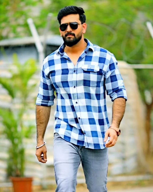 Kannada Bigg Boss Contestant Roopesh Shetty Latest Photos - Filmibeat