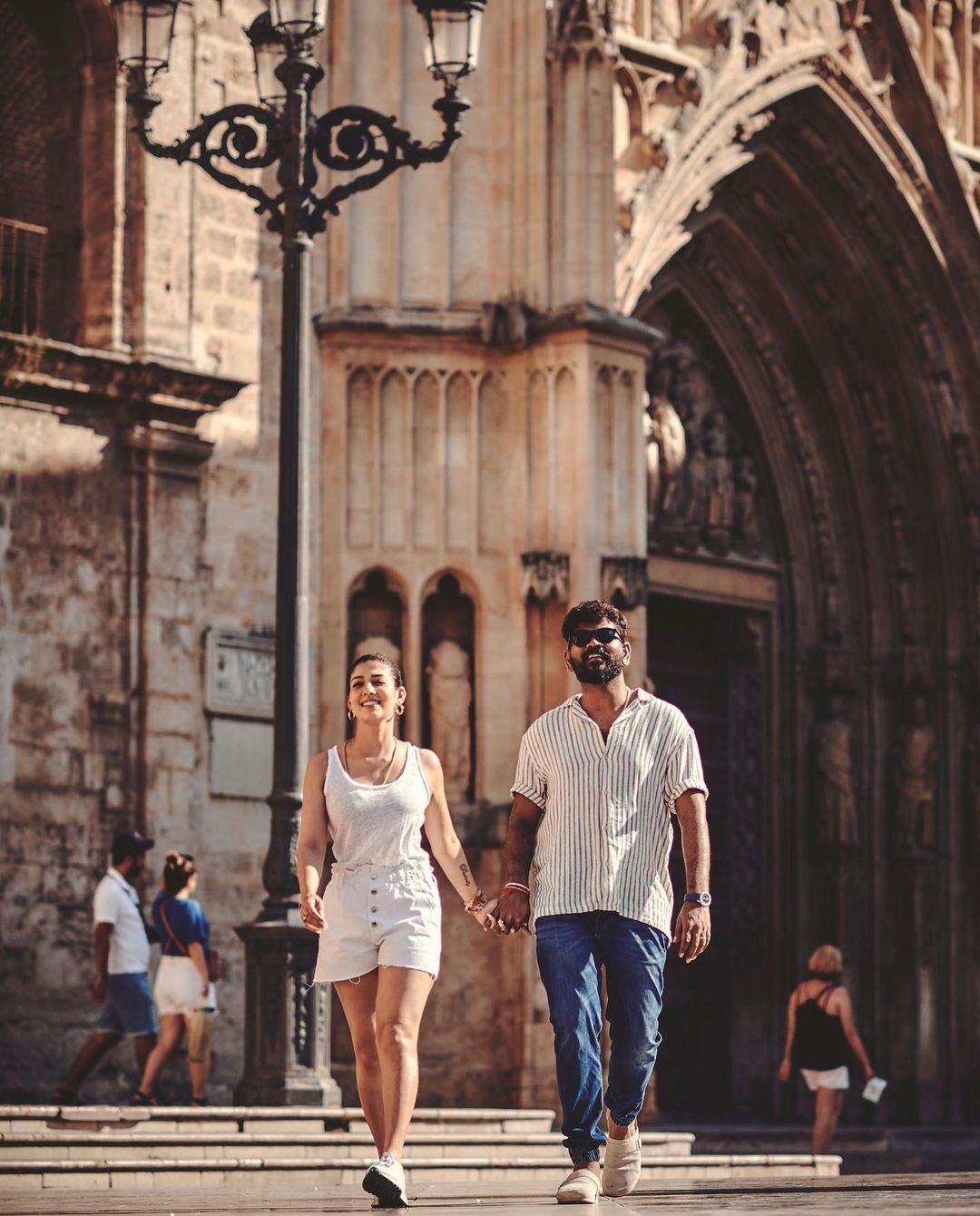 Nayanthara And VigneshShivan Romantic Moments From Spain Holiday Photos ...