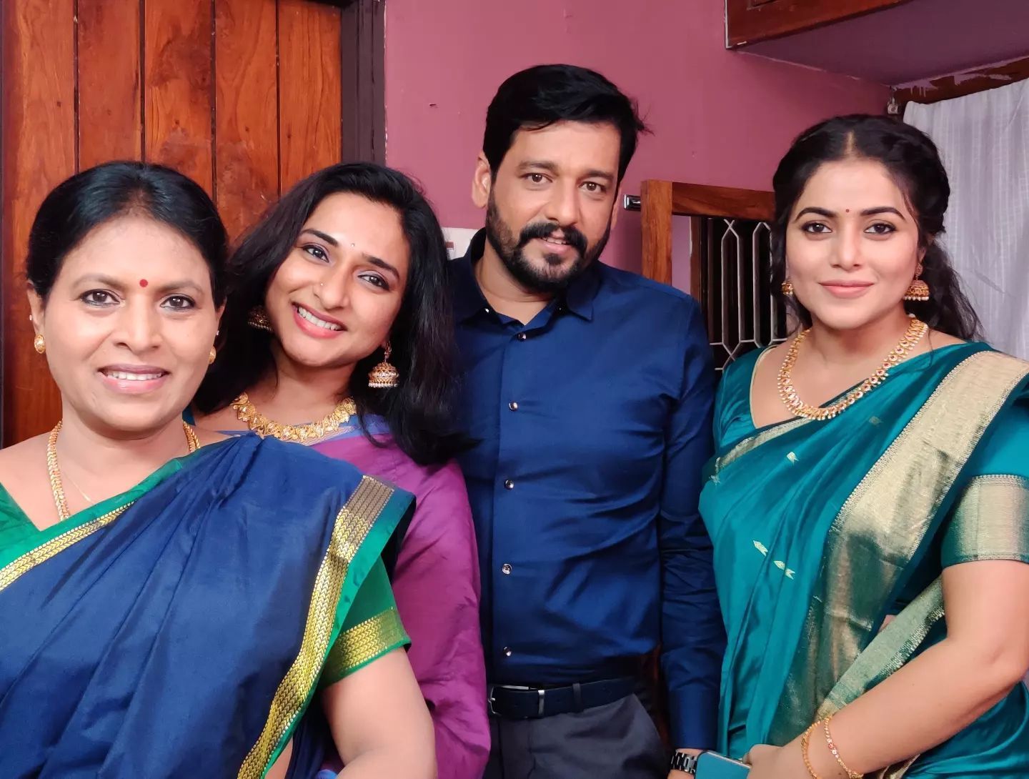 அந்த சிரிப்பு அப்படியே இருக்கே.. வேலம்மாள் சீரியல் நடிகை ரம்யா ராமகிருஷ்ணனின் லேட்டஸ்ட் க்ளிக்ஸ் ...