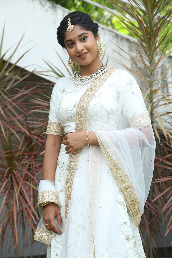 Shrasti Verma Photos: Find Latest HD Images, Pictures, Stills & Pics ...