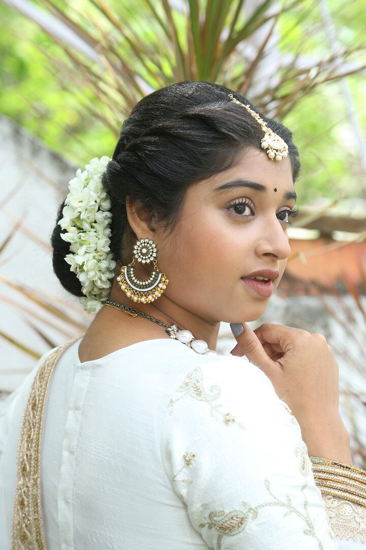 Shrasti Verma Photos: Find Latest HD Images, Pictures, Stills & Pics ...