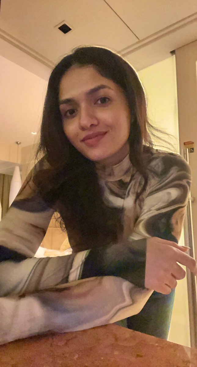 பீச் மணலில் ஈரம் சொட்ட சொட்ட போஸ்.. சுனைனாவின் வேற லெவல் போட்டோஸ் ...