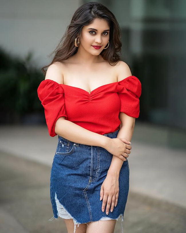 40+ Surbhi Puranik Photos: Find Latest HD Images, Pictures, Stills ...