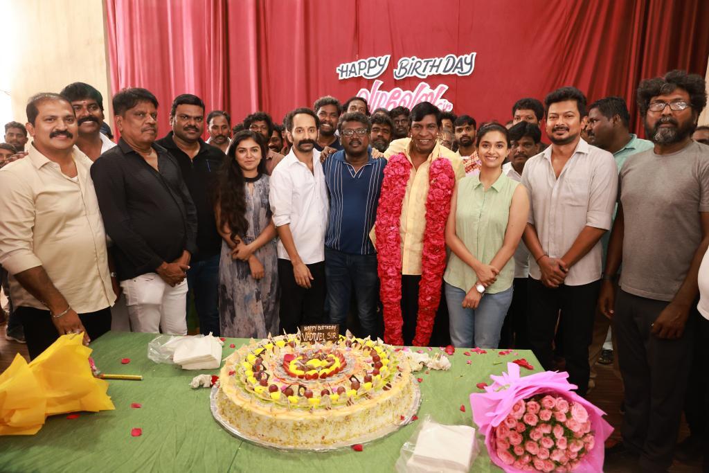 மாமன்னன் டீமோடு இணைந்து பிறந்தநாள் கொண்டாடிய வடிவேலு.. சூப்பர் போட்டோஸ் இதோ! | Actor Vadivelu ...