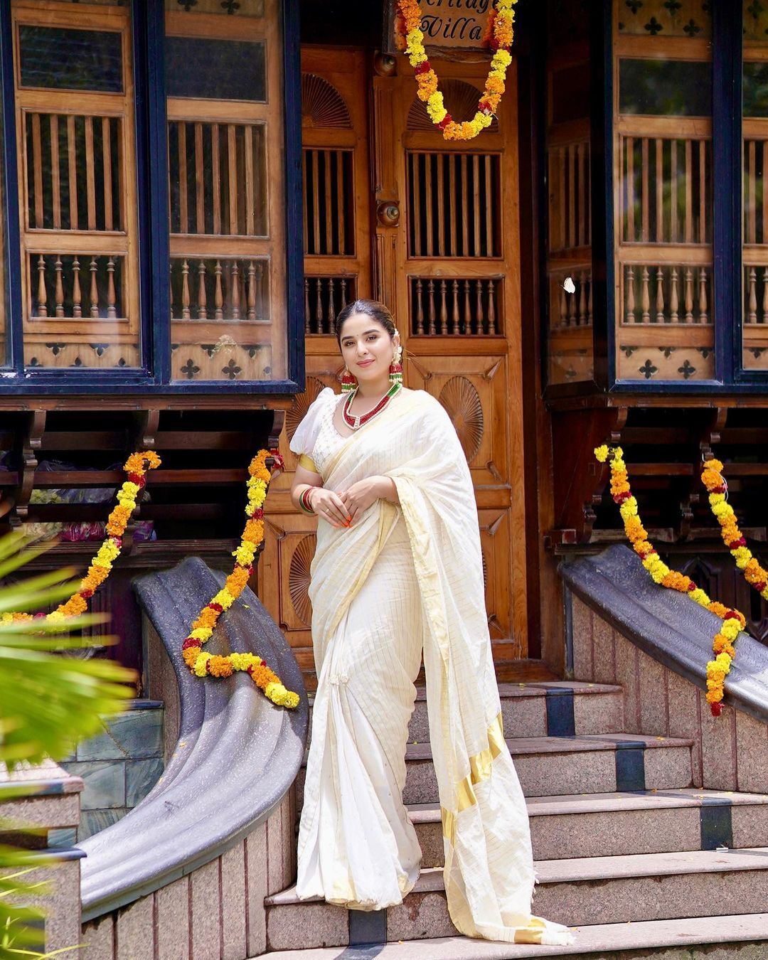 ಅಪರ್ಣಾ ಥಾಮಸ್ ಗ್ಲಾಮರ್‌ & ಟ್ರೆಡೀಷನಲ್‌ ಫೋಟೊಗಳು | Actress Aparna Thomas Hot ...