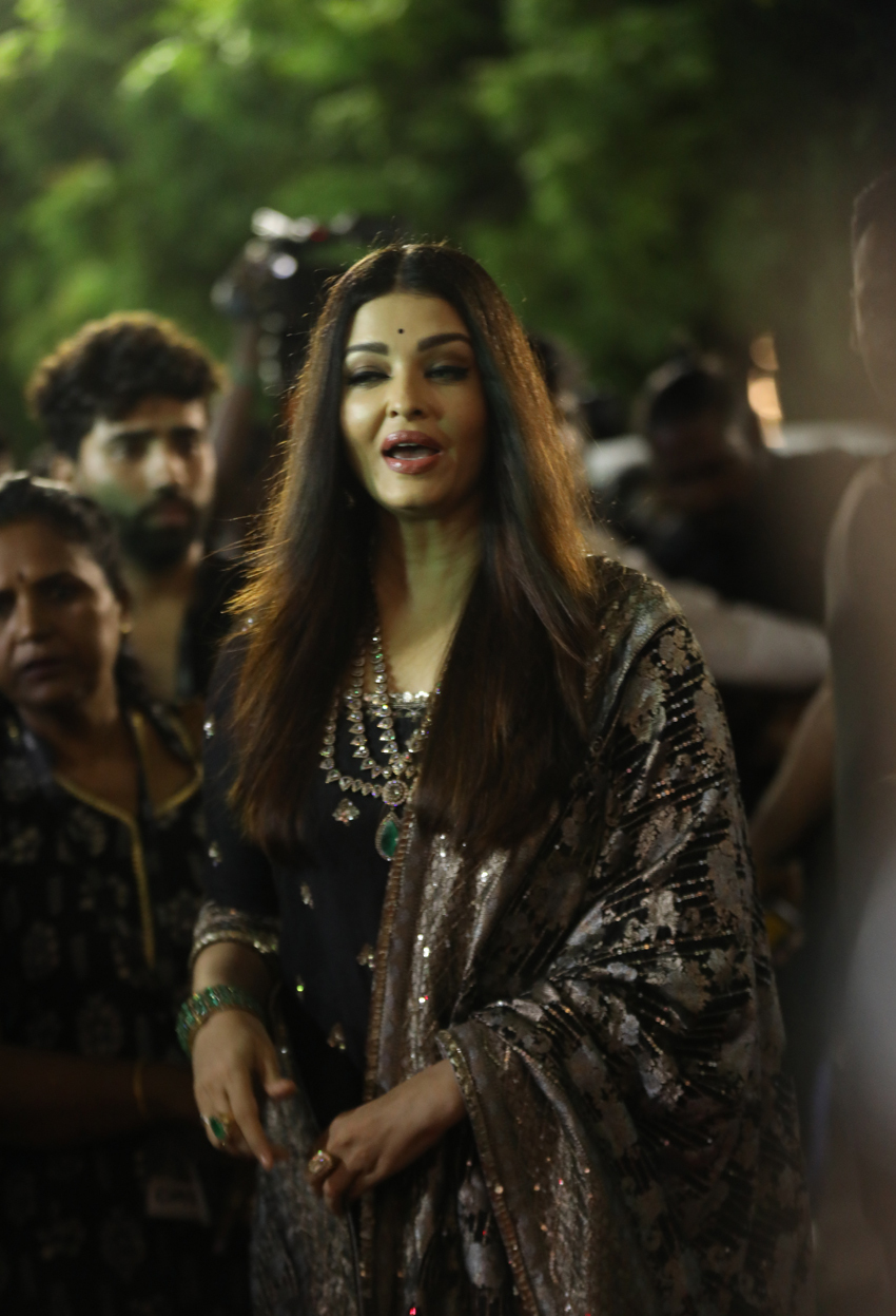 Aishwarya Rai Bachchan Looks Stunning At Ponniyin Selvan Trailer Launch - Filmibeat