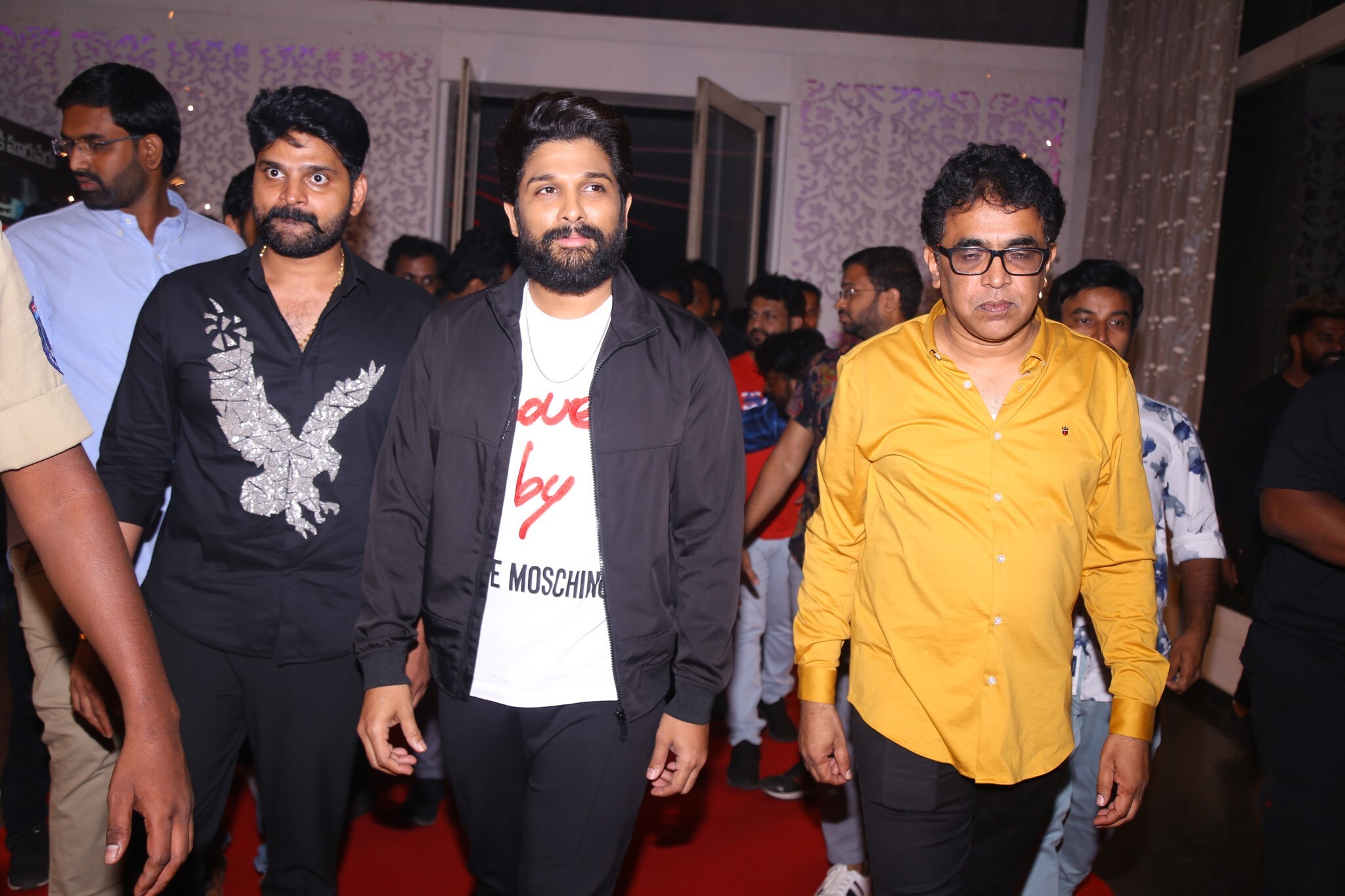 Alluri Pre Release Event శ్రీవిష్ణు కోసం ఐకాన్ స్టార్.. గ్రాండ్‌గా వేదికపై అల్లు అర్జున్ | Allu ...
