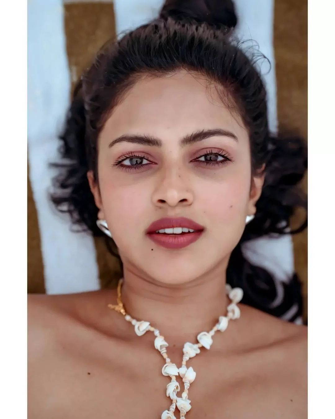 Amala Paul Sizzling Photoshoot in White Outfit - Filmibeat