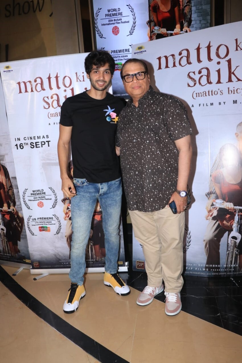 Celebs at Matto Ki Saikil screening in Juhu - Filmibeat