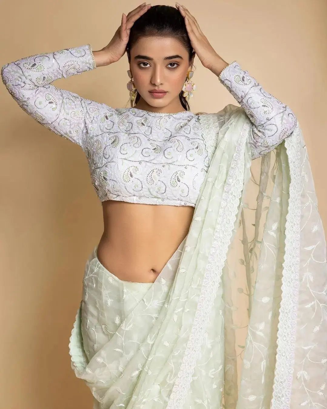 Ketika Sharma Eludes Magic in a White Saree - Filmibeat