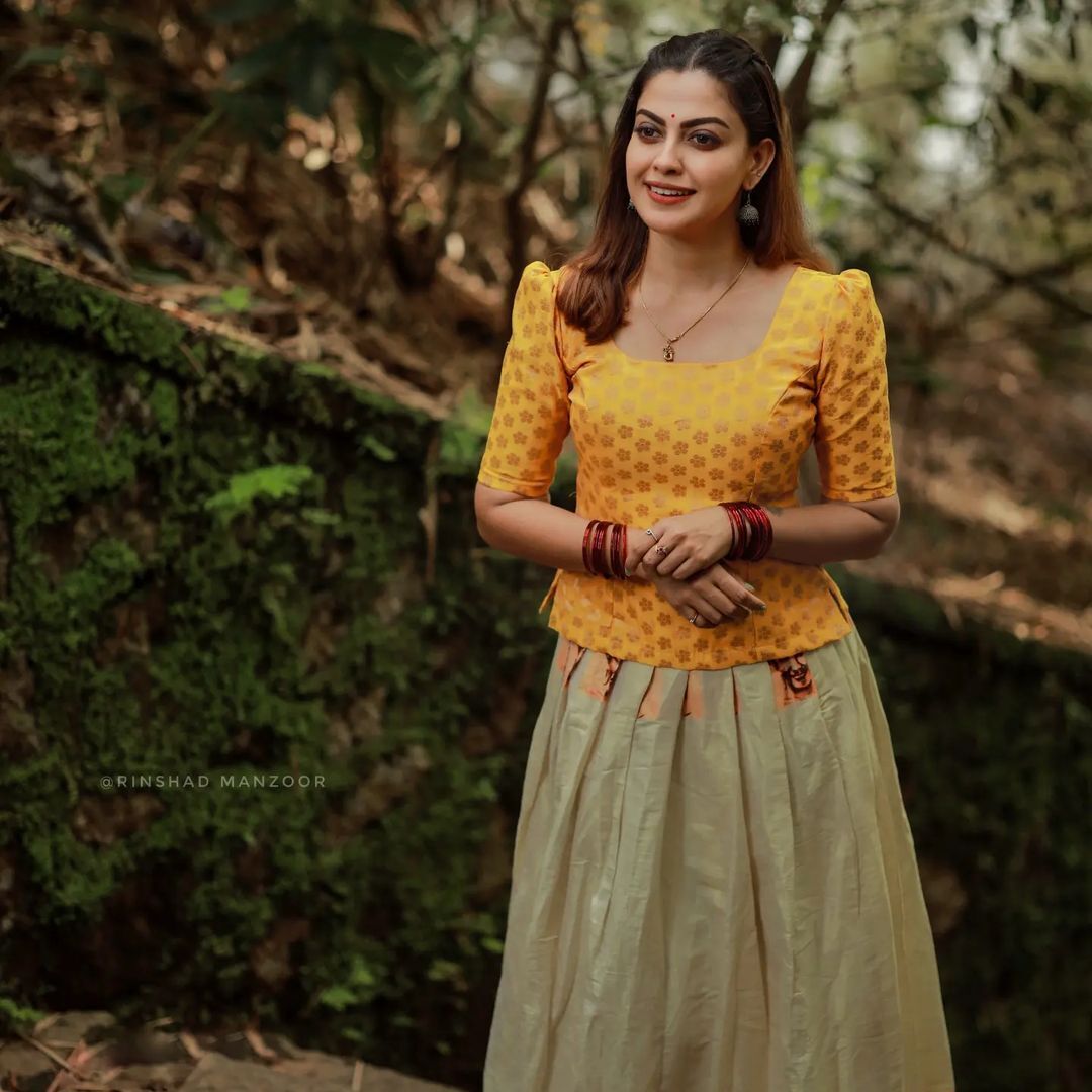 ಮಲಯಾಳಂ ನಟಿ ಅನುಶ್ರೀ ಹೊಸ ಫೋಟೋಶೂಟ್ | Malayalam Actress Anushree Glamorous ...