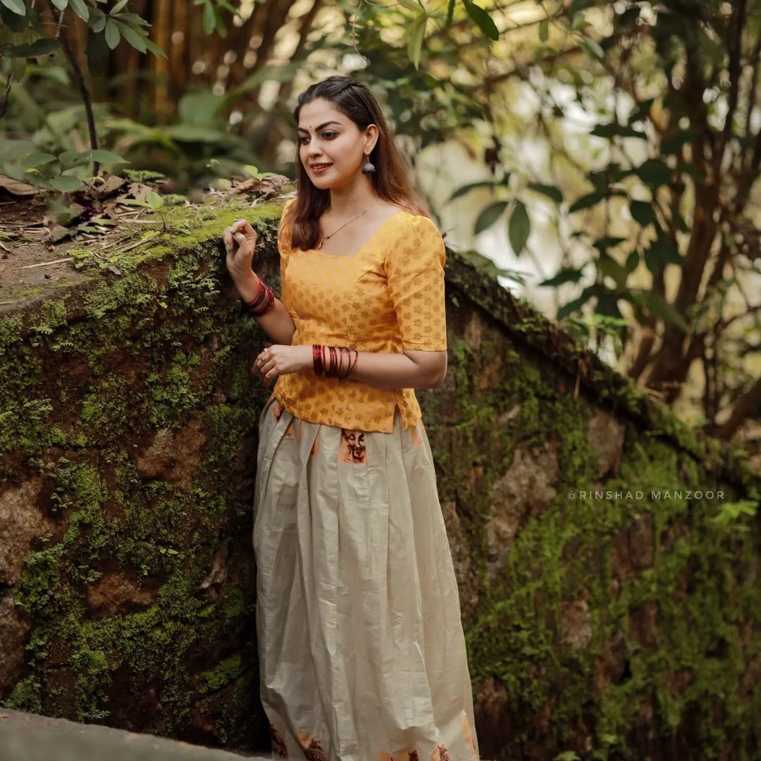 ಮಲಯಾಳಂ ನಟಿ ಅನುಶ್ರೀ ಹೊಸ ಫೋಟೋಶೂಟ್ | Malayalam Actress Anushree Glamorous ...