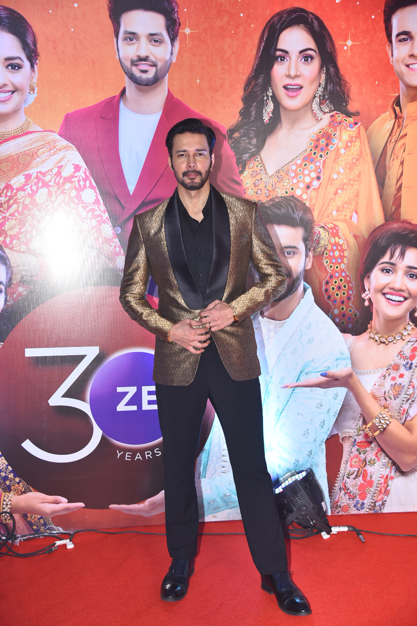 Zee Rishtey Awards 2022 Photos - Filmibeat