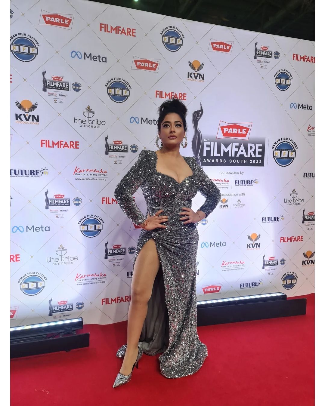 டாப் ஆங்கிளில் திணறடிக்கும் கிரண்.. எல்லாமே பக்காவா இருக்கே.. பதறும் ...