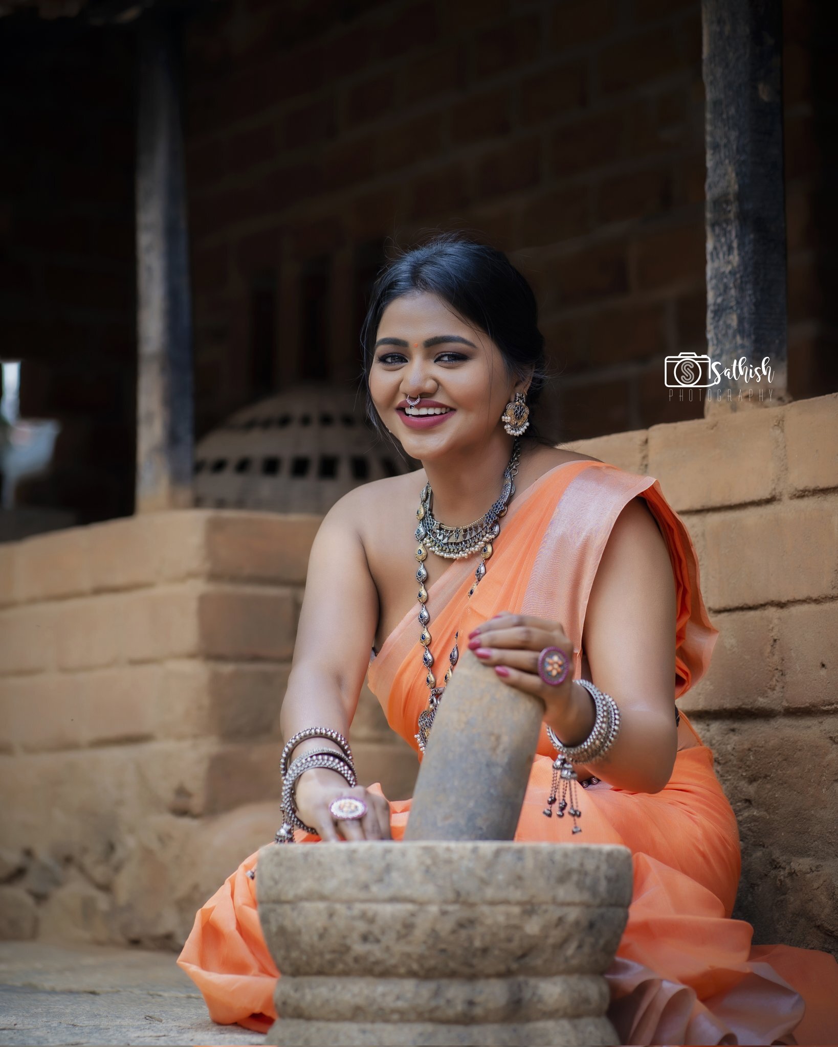 ஜாக்கெட் போட மறந்துட்டீங்களா மேடம்?... ஷாலு ஷம்முவின் வேறலெவல் போட்டோஸ் ...