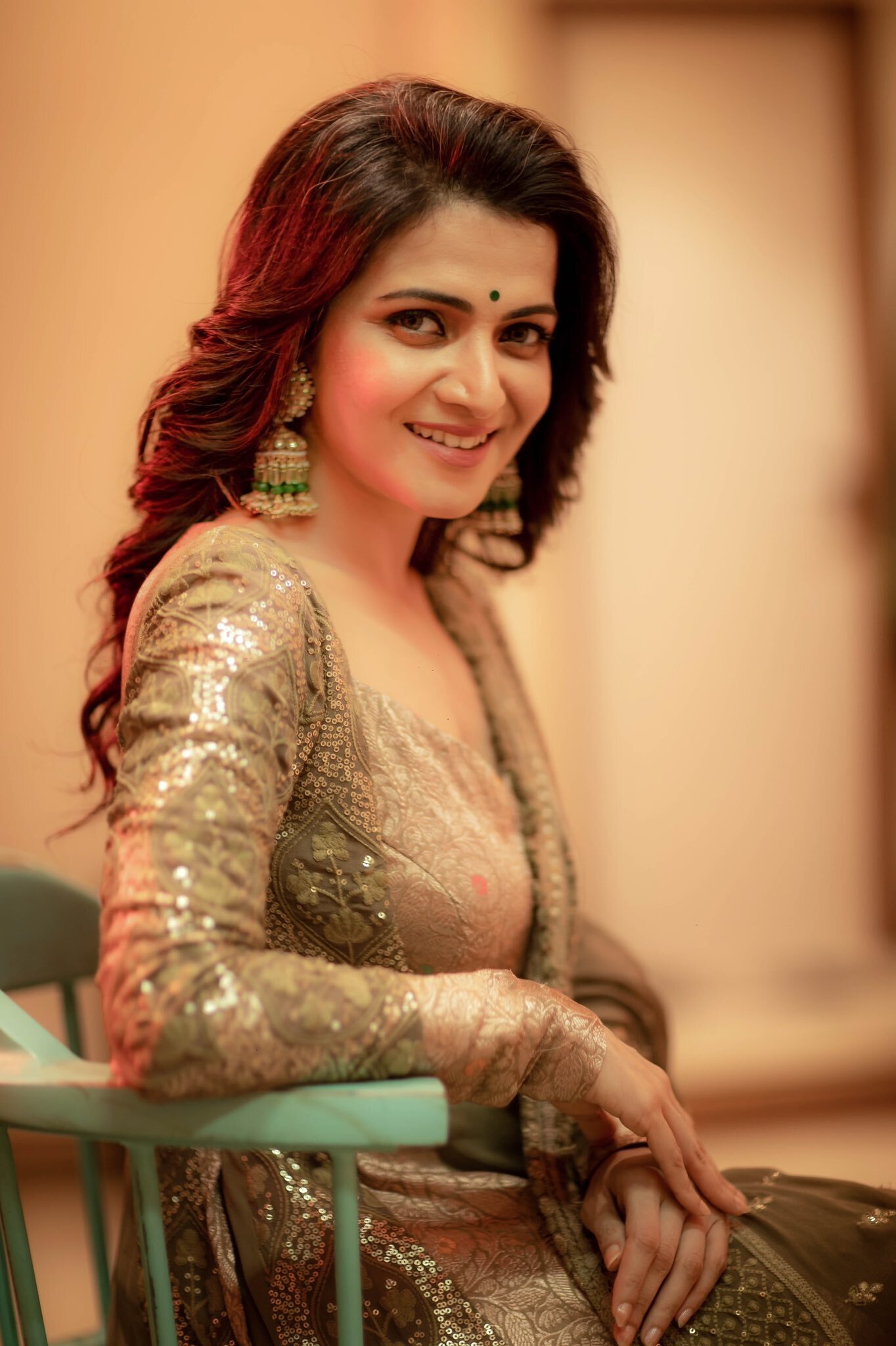 உங்கள பாத்துக்கிட்டே இருக்கலாம் செல்லம்..டிடியின் ஹாட் கிளிக்ஸ்! | Divya Darshini Stunning Look ...