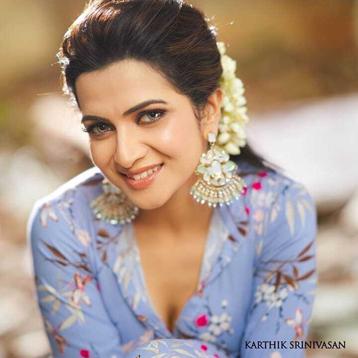 உங்கள பாத்துக்கிட்டே இருக்கலாம் செல்லம்..டிடியின் ஹாட் கிளிக்ஸ்! | Divya Darshini Stunning Look ...