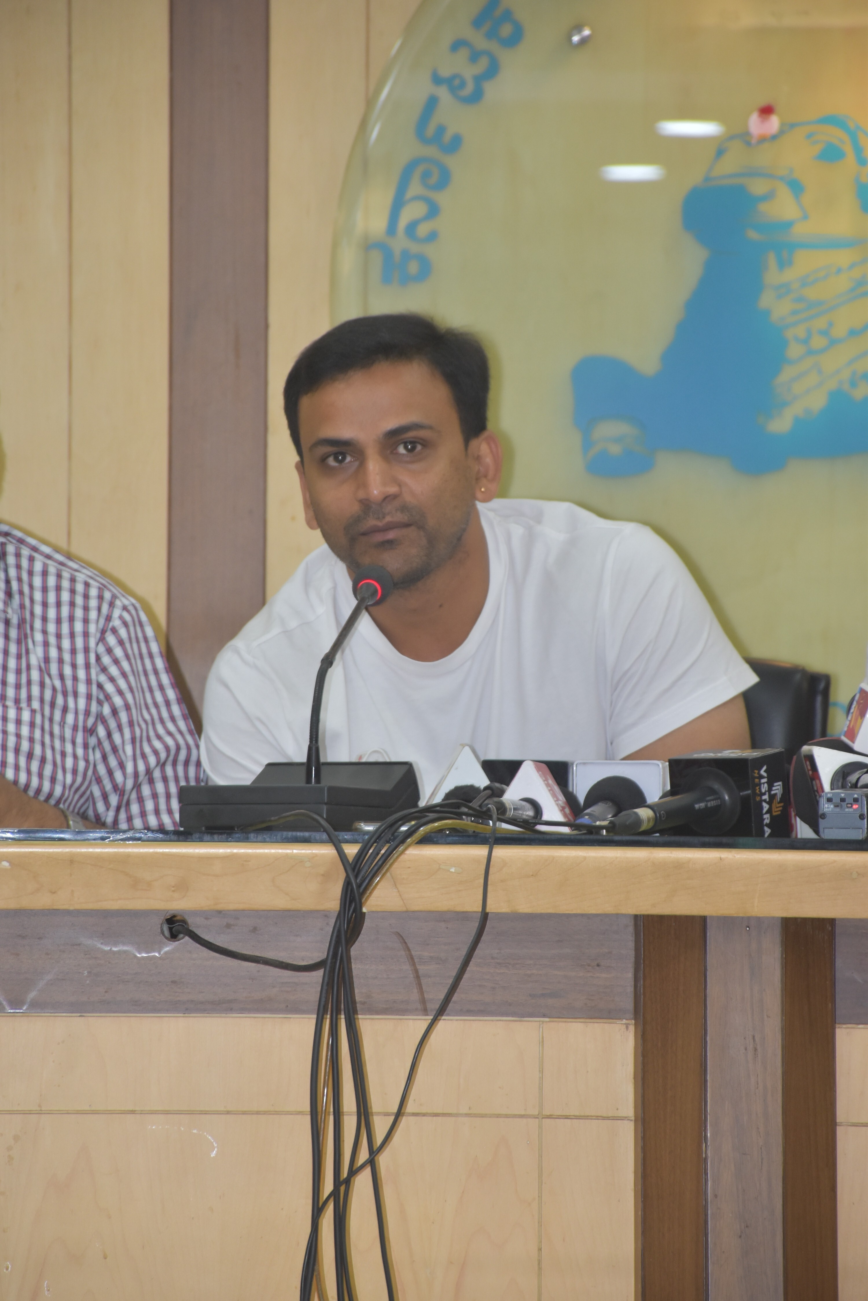 Head Bush lands in controversy for hurting religious sentiments, Press ...