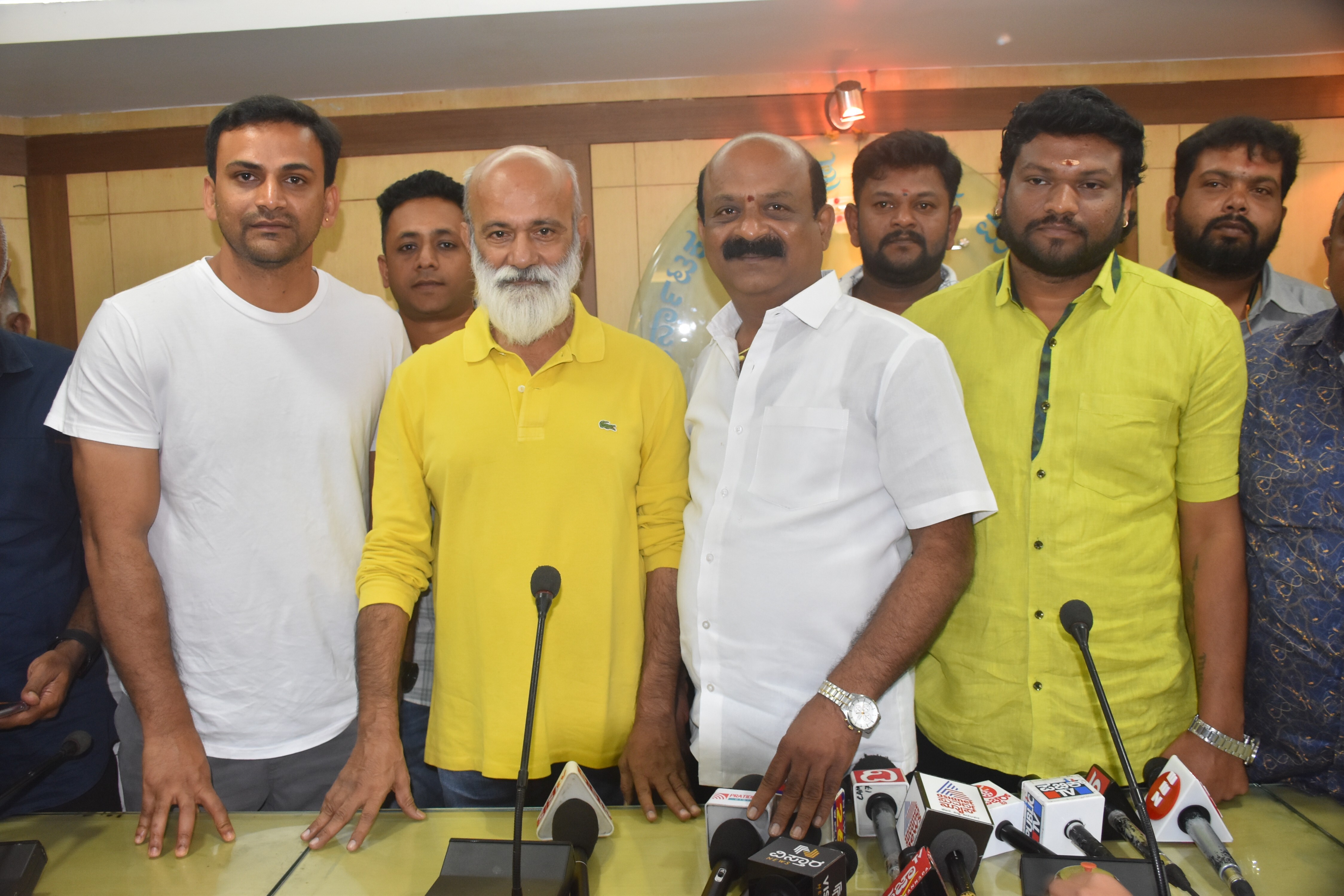 Head Bush lands in controversy for hurting religious sentiments, Press ...