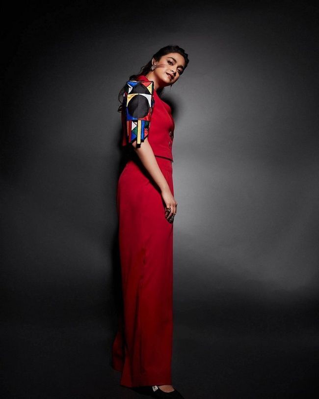 Keerthy Suresh is a boss lady in this quirky maroon pantsuit outfit ...