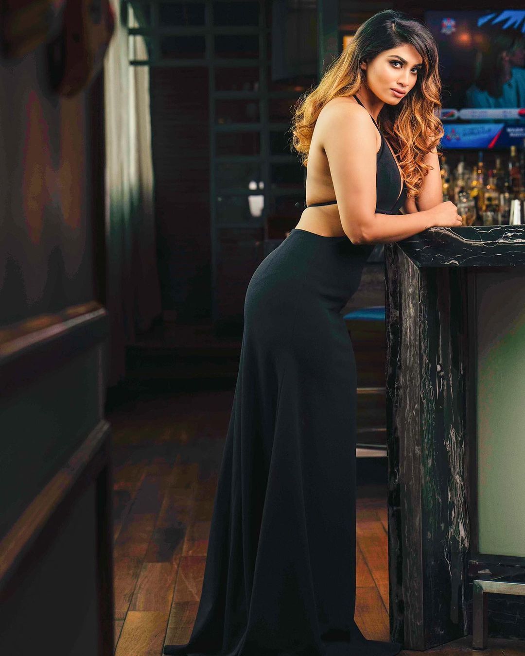 சில்க் போல மாறிய ஷிவானி நாராயணன்.. டிரான்ஸ்பரன்ட் உடையில் எல்லாமே ...