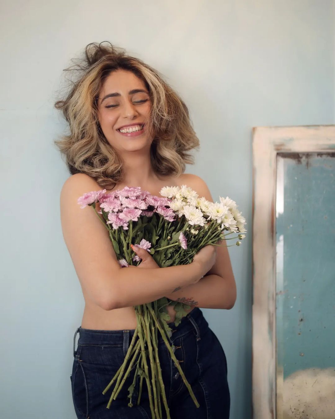 Neha Bhasin, Neha Bhasin photos, Singer Neha Bhasin images, Singer Neha ...