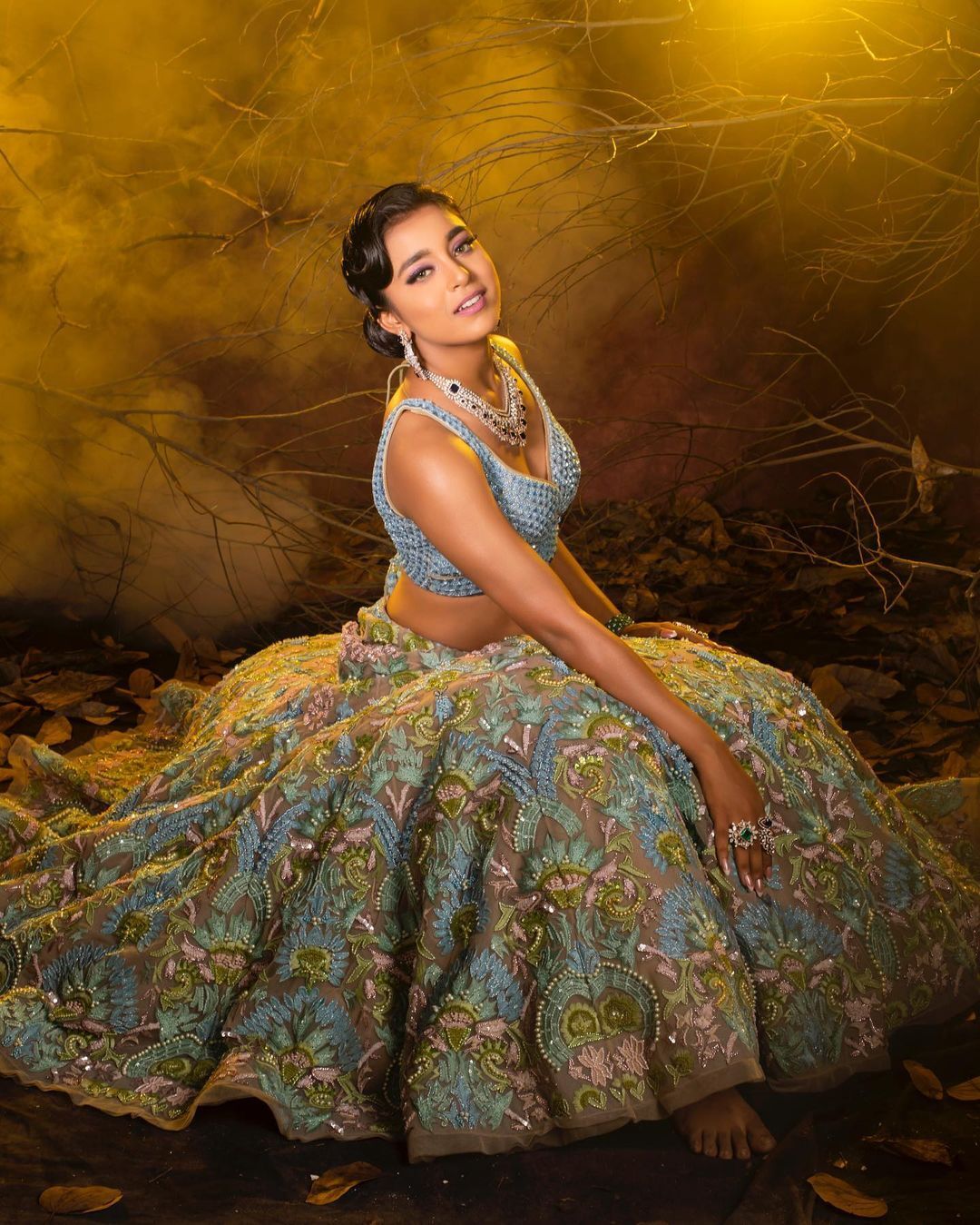 Sumbul Touqeer Photos: Find Latest HD Images, Pictures, Stills & Pics ...