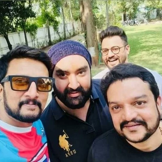 Actor Sudeep Visited Shirdi Sai Baba Temple In Maharashtra Actor Sudeep ...