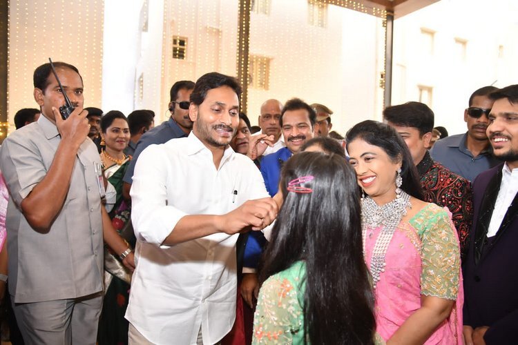 Ali Daughter Wedding Reception Photos.. ఆలీ కూతురు పెళ్లి రిసెప్షన్ ...