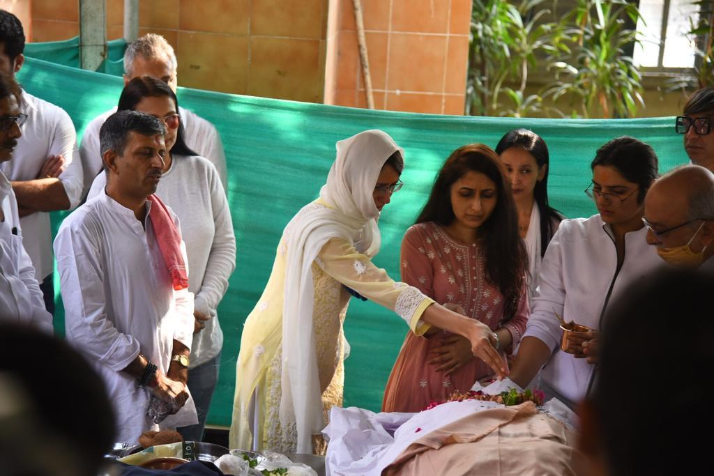 Siddhant Suryavanshi last rites: Amit Behl, Manish Goel and bid adieu ...