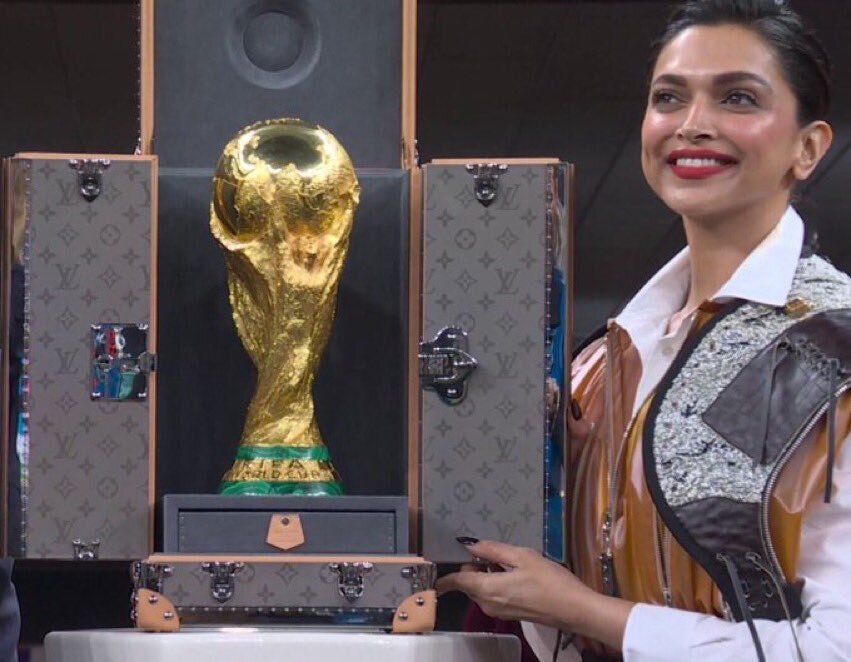 Deepika Padukone First Indian To Unveil FIFA World Cup Trophy !! Here ...