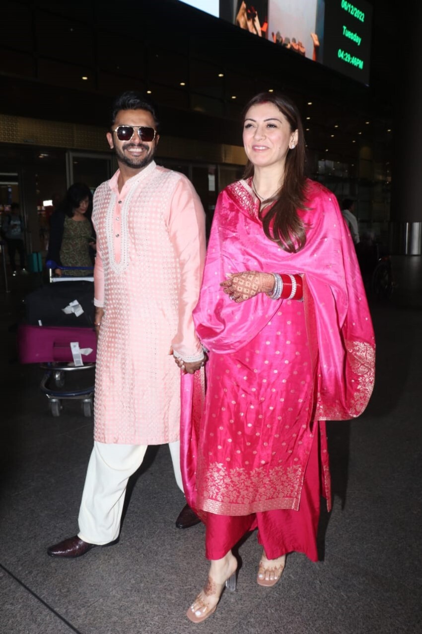 Hansika Motwani With Her Husband Sohael Kathuriya Hand In Hand Spotted ...