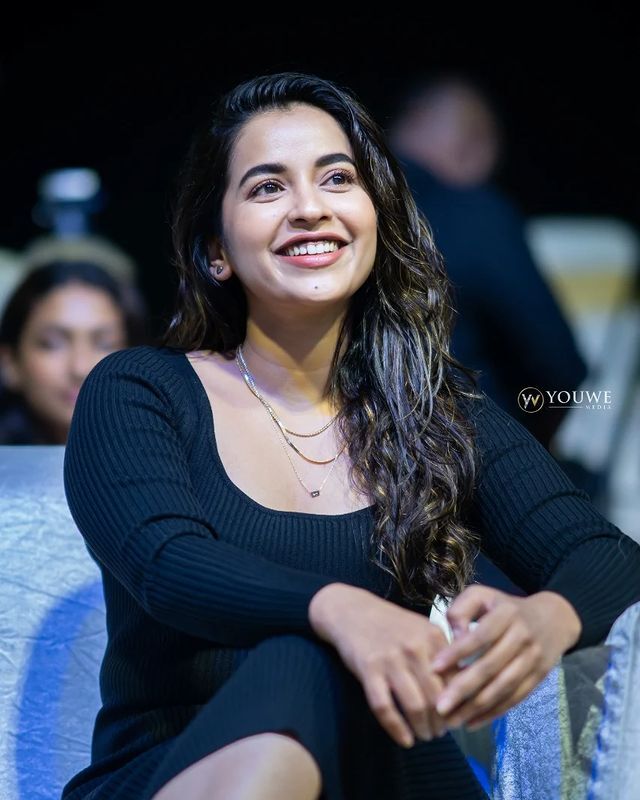 Hit 2 Actress Komalee Prasad Looks Resplendent In Black Dress, SEE PICS ...