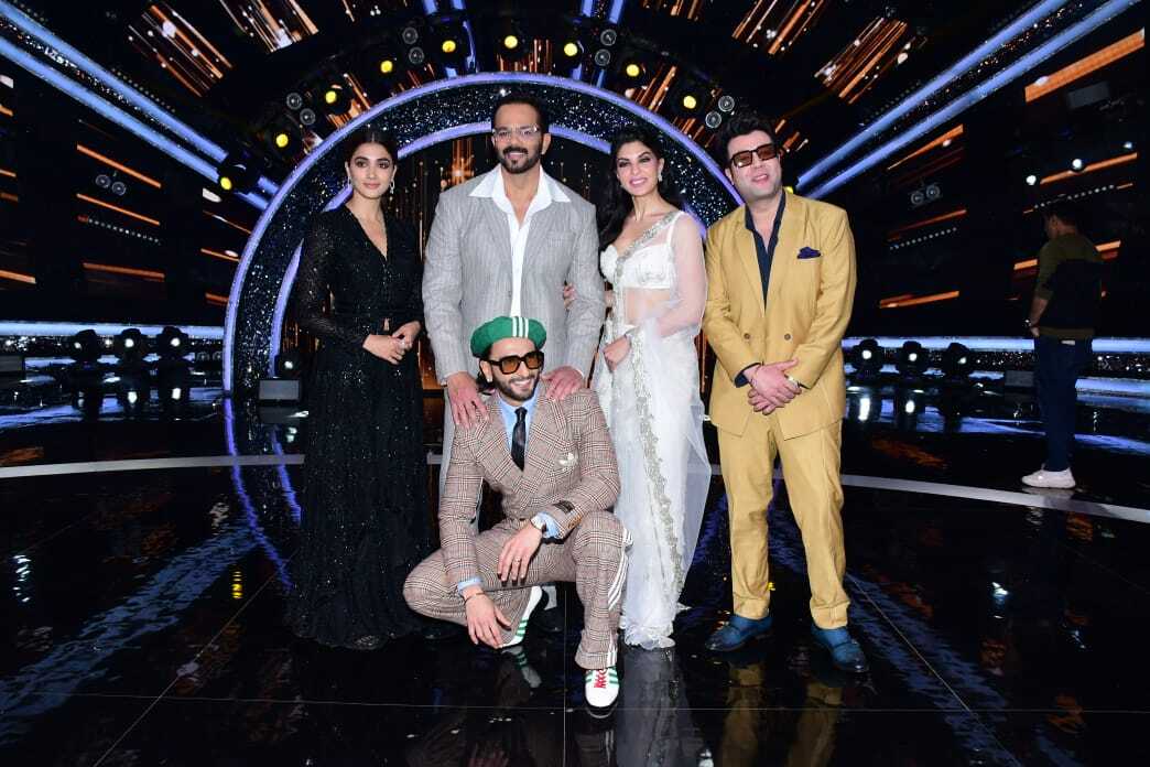 Ranveer Singh, Pooja Hegde, Jacqueline Fernandez & Rohit Shetty Promote ...
