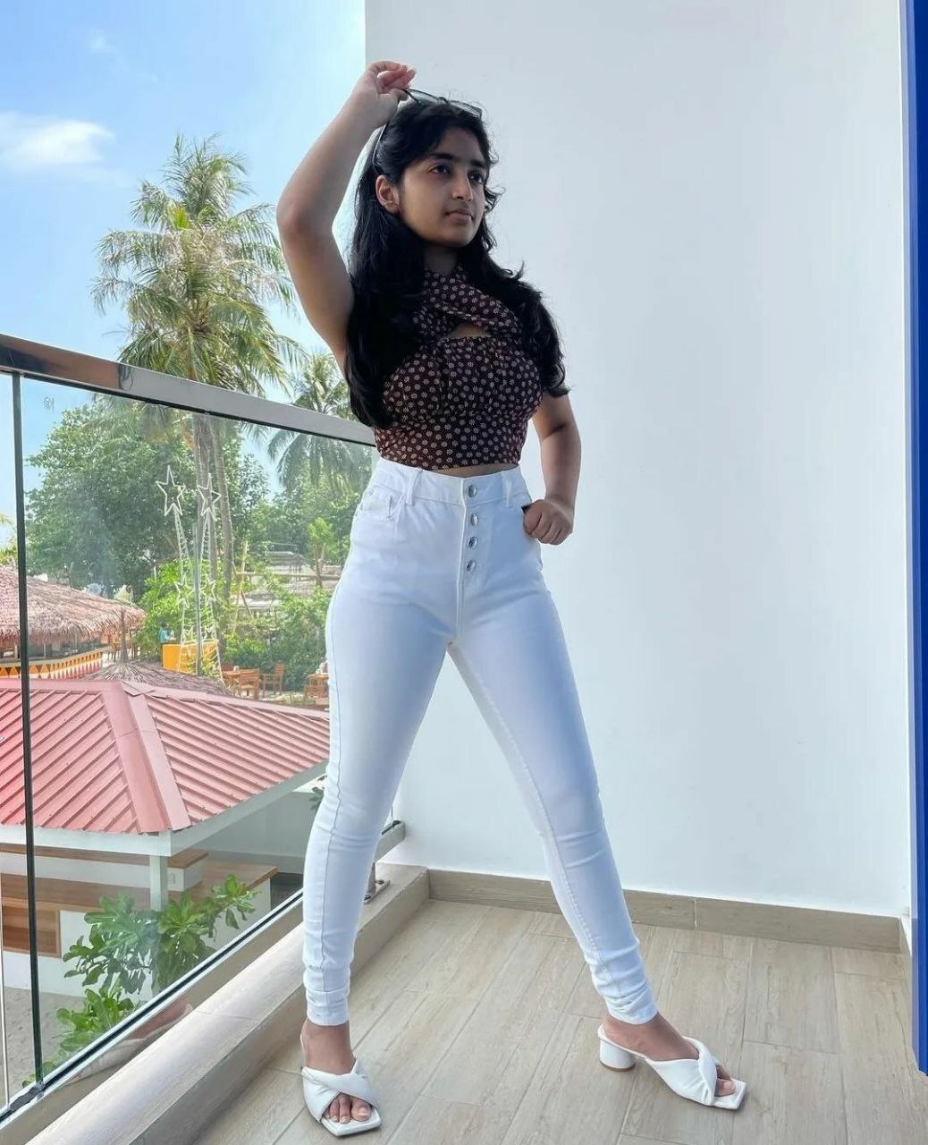 Sahithi Shekar: శేఖర్ మాస్టర్ కూతురు ఎంత క్యూట్ గా ఉందొ చూశారా.. హీరోయిన్ స్టైల్ లో స్టిల్స్ ...