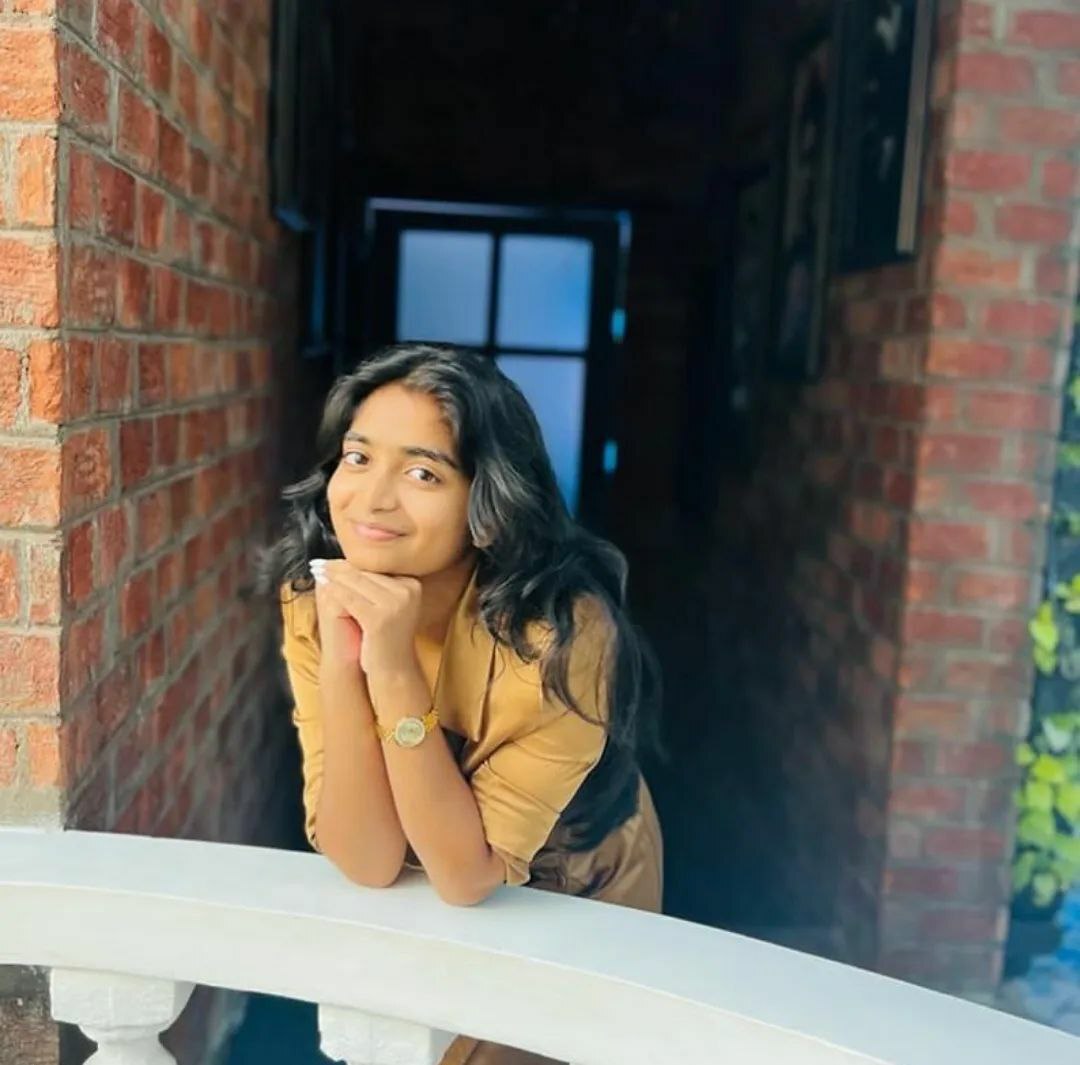 Sahithi Shekar: శేఖర్ మాస్టర్ కూతురు ఎంత క్యూట్ గా ఉందొ చూశారా.. హీరోయిన్ స్టైల్ లో స్టిల్స్ ...